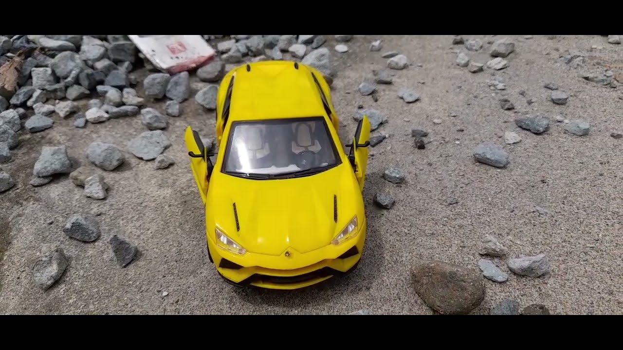 MENEMUKAN MAINAN MOBIL SPORTCAR YANG RUSAK - YouTube