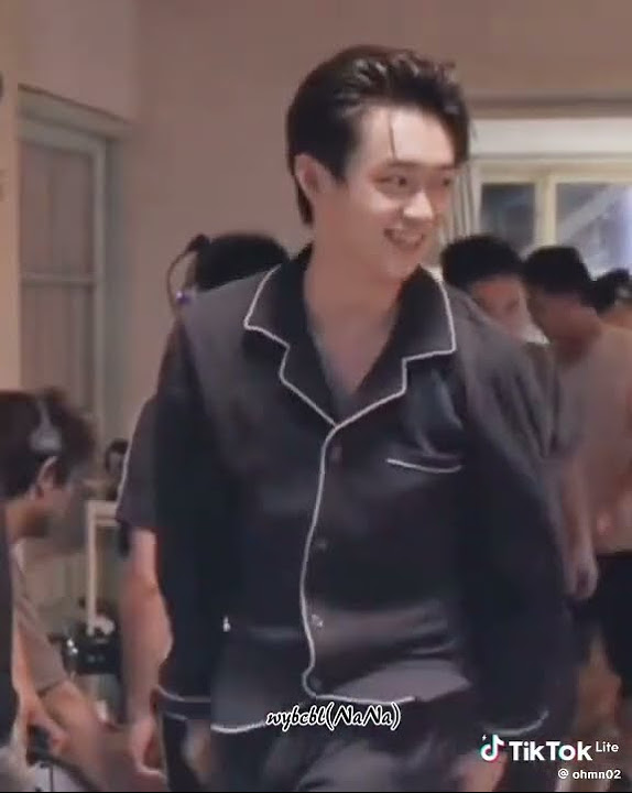 [Xu Bin x Zhang Jiong Min] Little cute doing. Showing his brother a love dance😍- Stay With Me ...