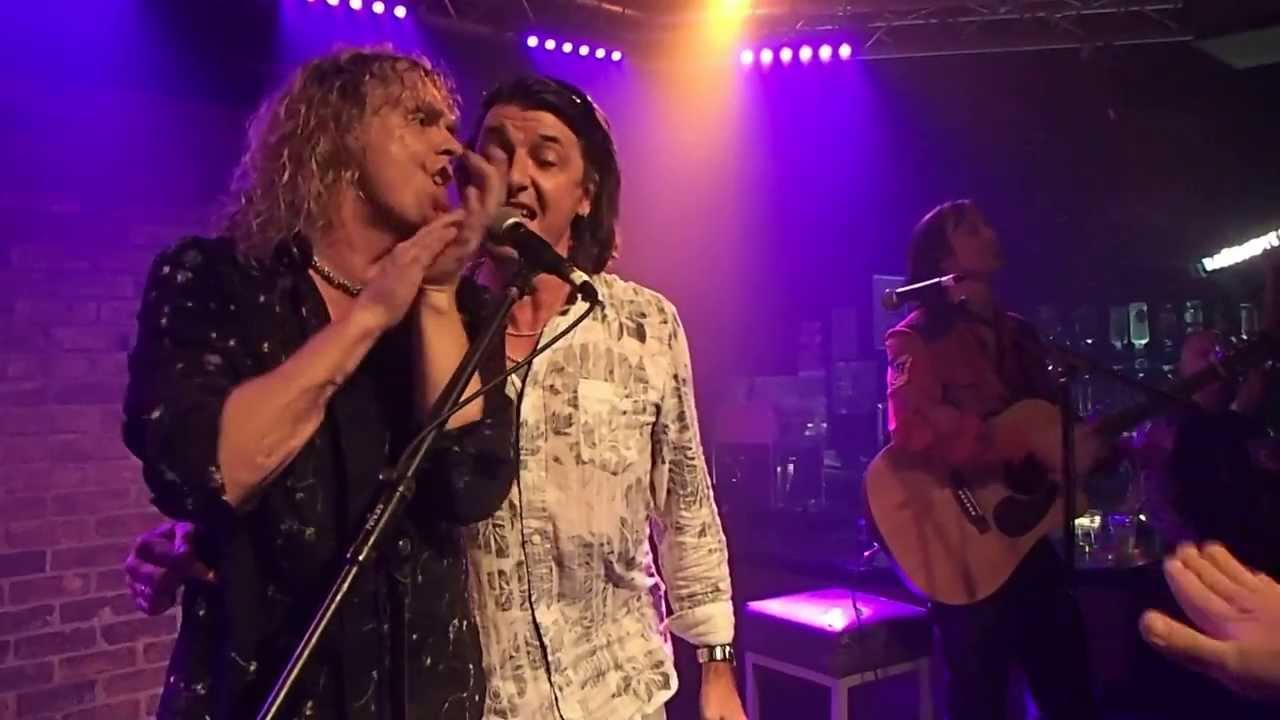 Firefest Acoustic Set - Don't Stop Believin' (featuring Carl Dixon ...