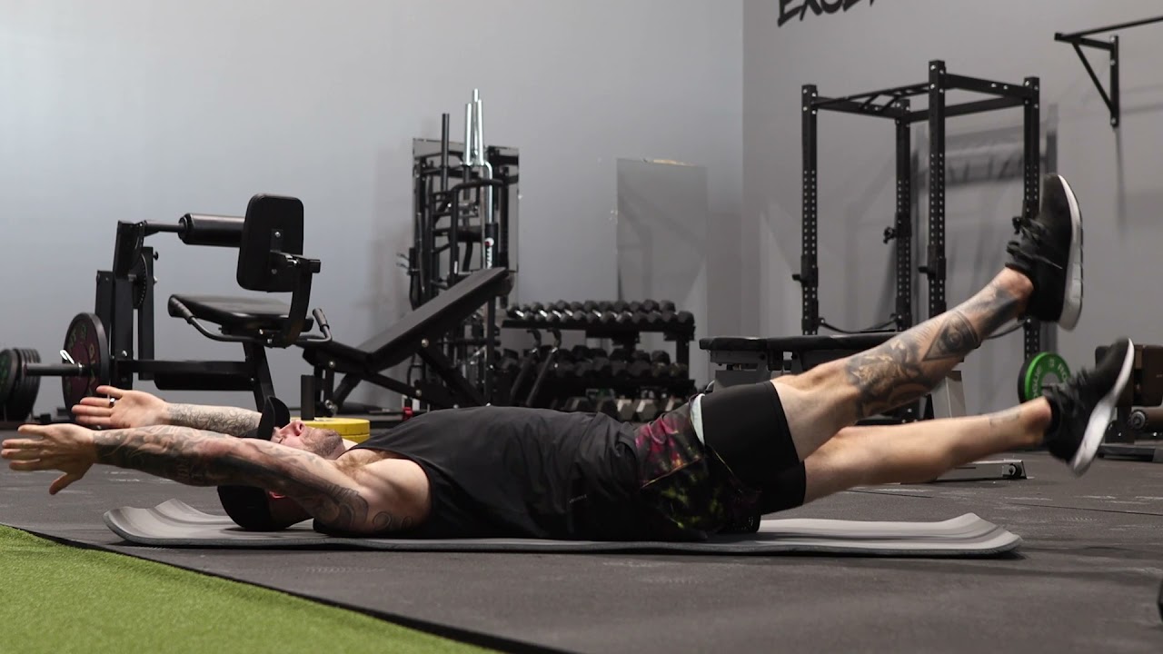 Hollow Body Flutter Kicks - YouTube