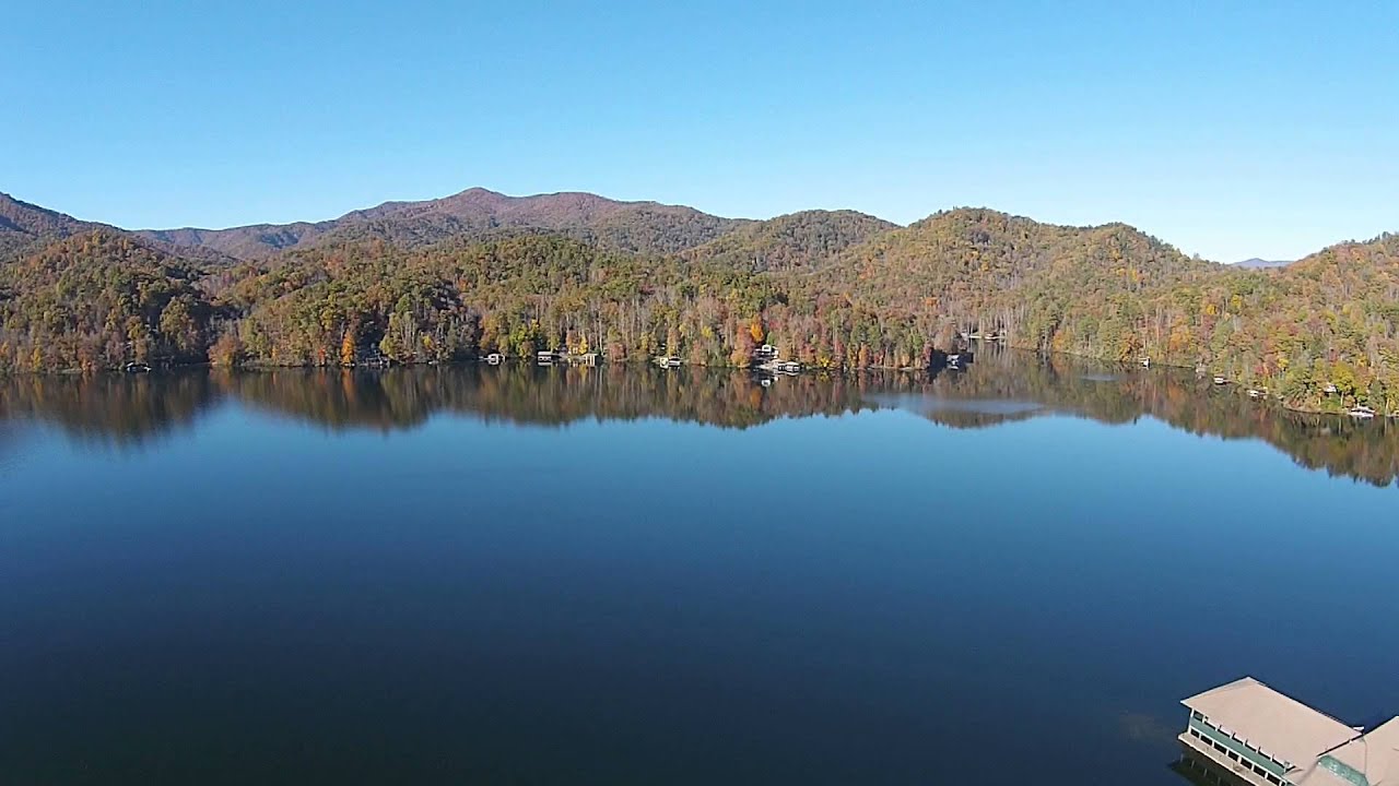 Flying the drone over Lake Tahoma - YouTube