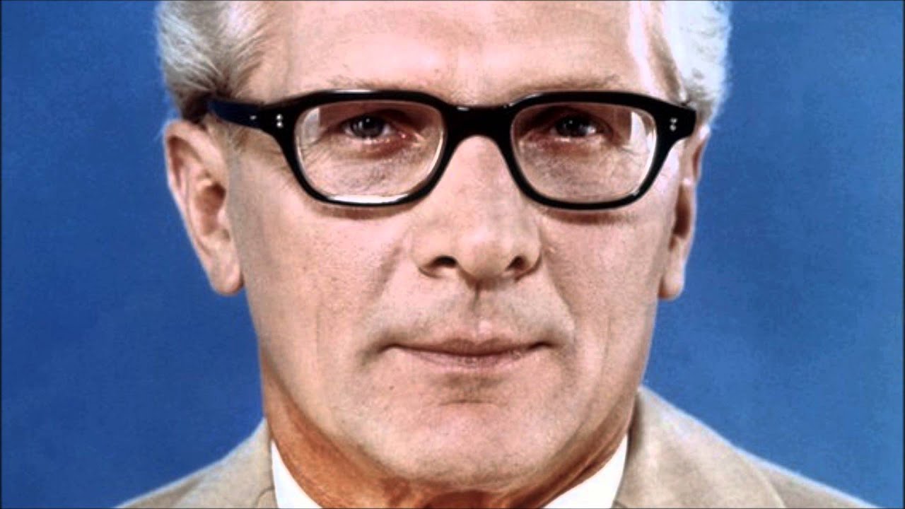 Erich Honecker - Ausschnitt zum Toast zum 40. Jahrestag der DDR - YouTube