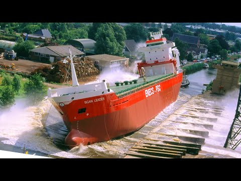 20+ Dangerous Big Ship Launch CLOSE CALL | Awesome Ship Launches Compilation, Fails and BIG WAVES
