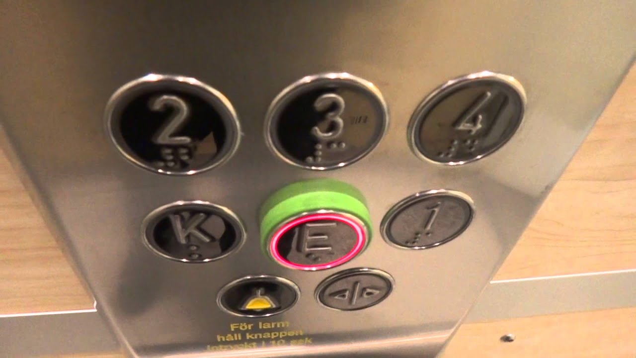 Motala Hissar Chain Drived elevator @ Våggatan 17A, Bollnäs, Sweden ...