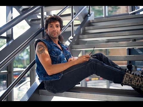ΝΕΑ ΞΑΦΝΙΚΗ ΑΠΩΛΕΙΑ ΜΟΥΣΙΚΟΥ, ΕΦΥΓΕ ΚΑΙ Ο ΙΔΡΥΤΗΣ ΤΩΝ BON JOVI - YouTube