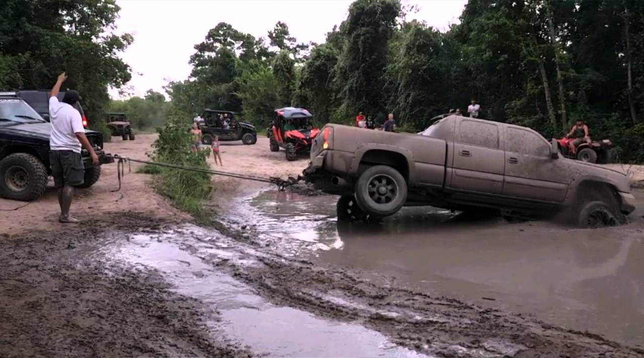 Silverado duramax stuck at Xtreme Off road Park - YouTube