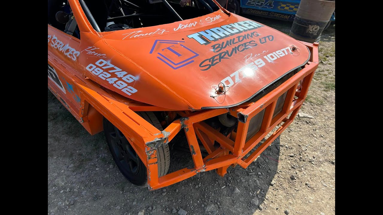 race 2 for the 1300 saloons @ Skegness stadium (with big crash) - YouTube