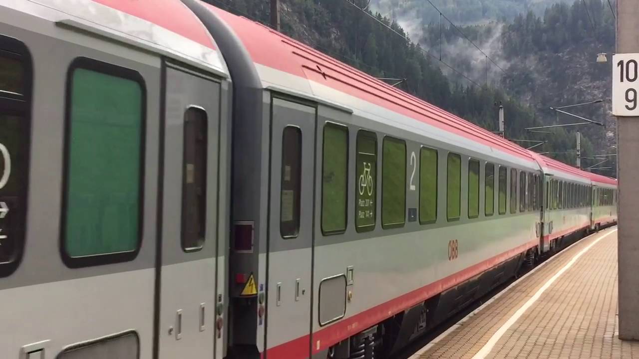 ÖBB-DB Eurocity EC 89 von München nach Verona am Haltepunkt St.Jodok ...