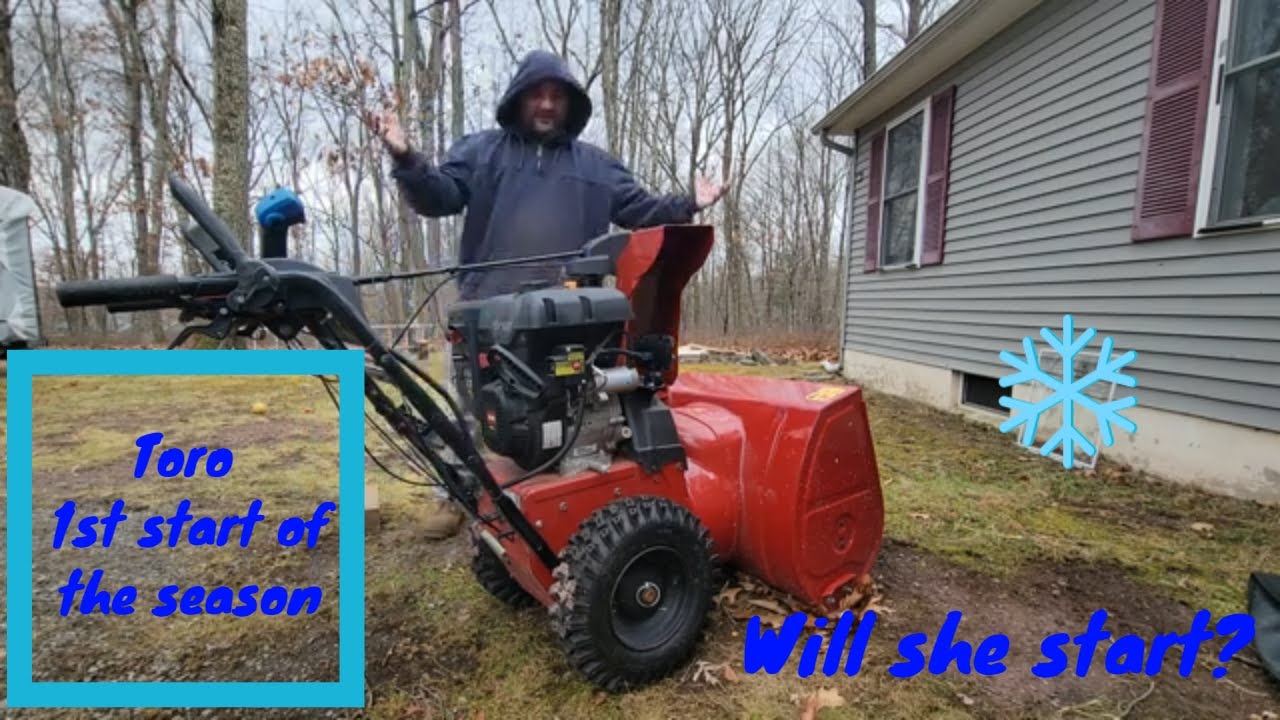 Toro 1028 snow blower 1st start of the season - YouTube