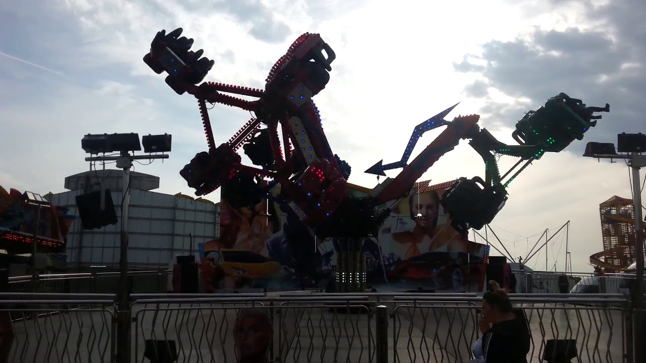 Derek Hackett's Xlerator - Offride - Newcastle Town Moor - The Hoppings - 2017 - YouTube