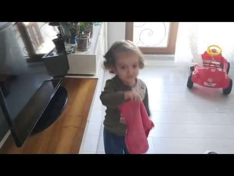 Yekta ewde temizlikte anneye yardim ederse 😀🦁🦁//Cleaning in the house