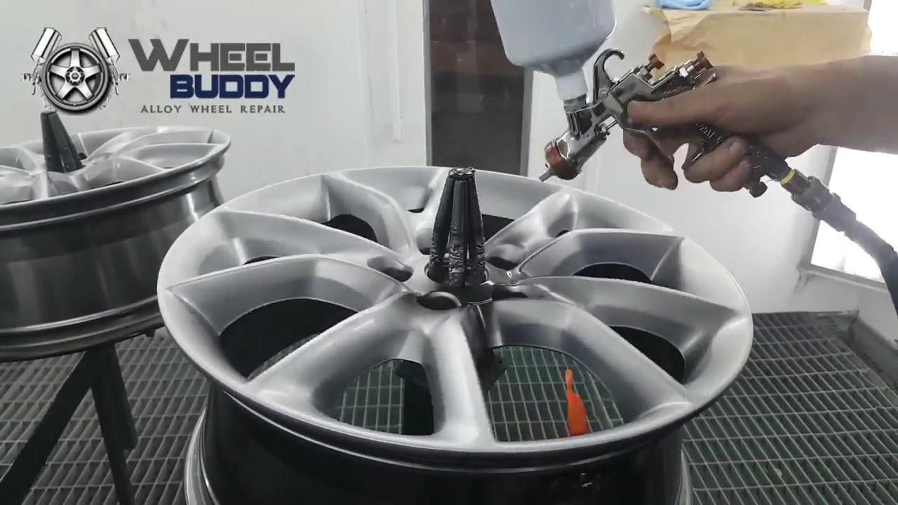 Gloss Black Alloy Wheel Painting Demo - Wheel Buddy Melbourne - YouTube