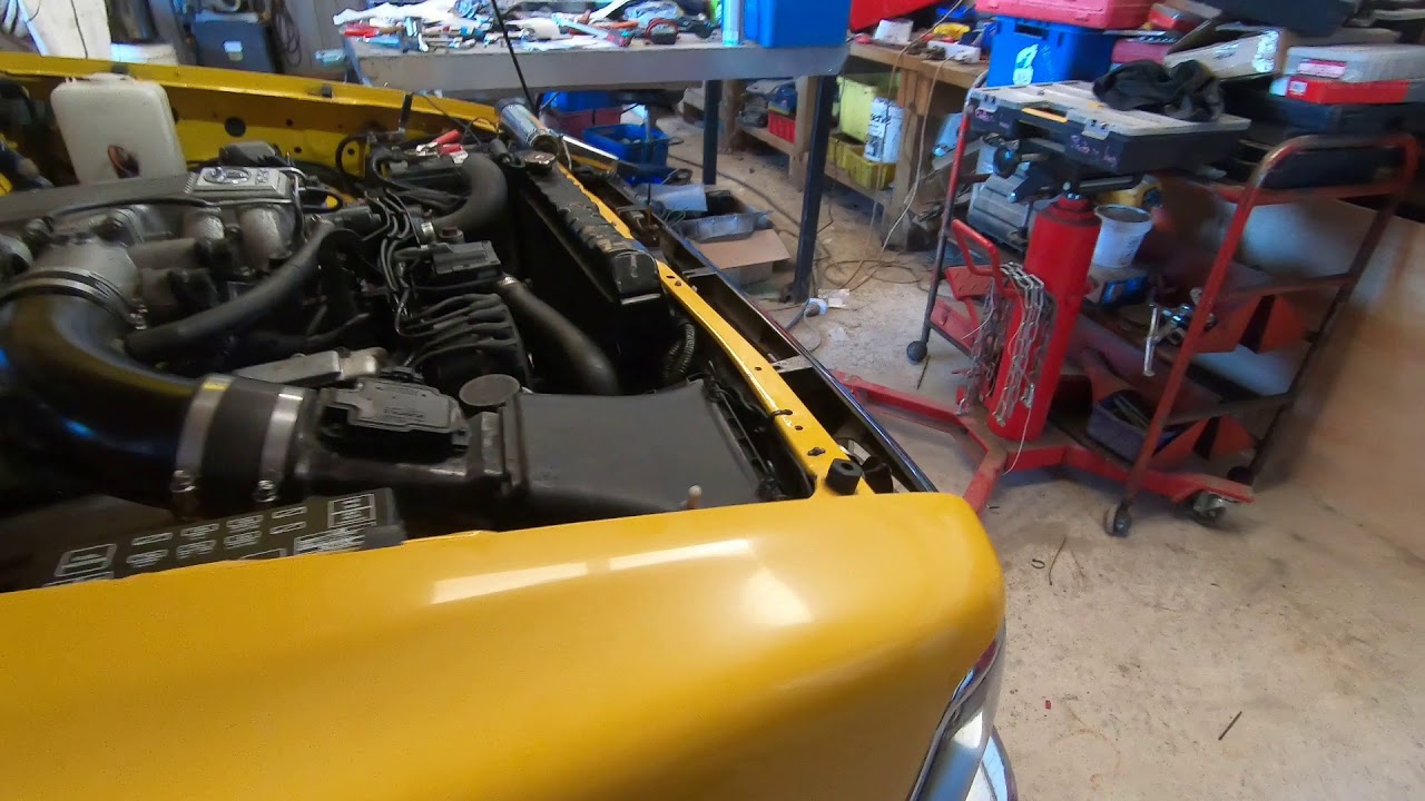 Checking 1uzfe ignition timing - YouTube