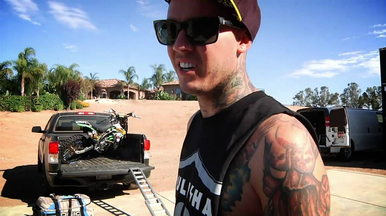 Kickstart 2 - Official iTunes Sneak Peak - HD - YouTube