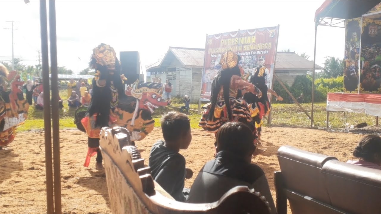 kuda lumping rambut api di semangga 2. - YouTube