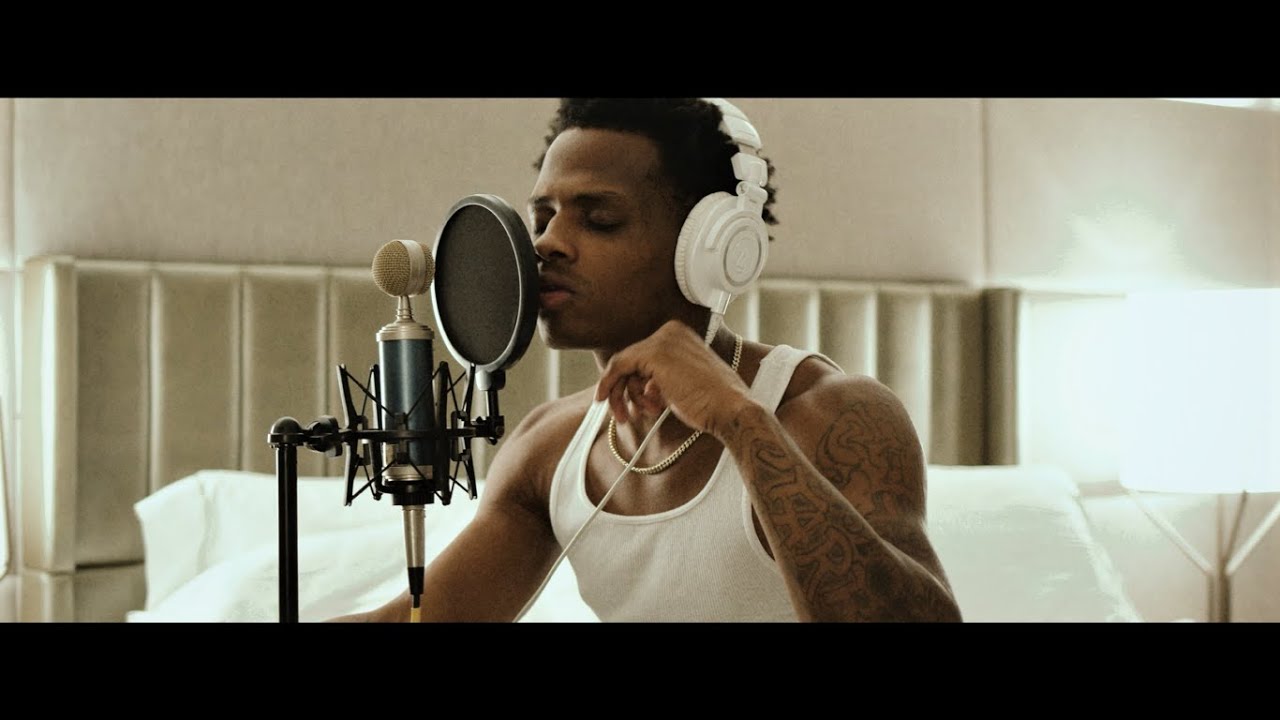 Starringo - New Song (Music Video) - YouTube