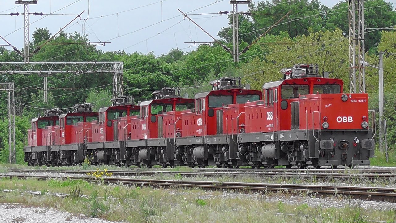HŽ CARGO teretni vlak + 6 ÖBB lokomotiva. HZ CARGO freight train + 6 ...