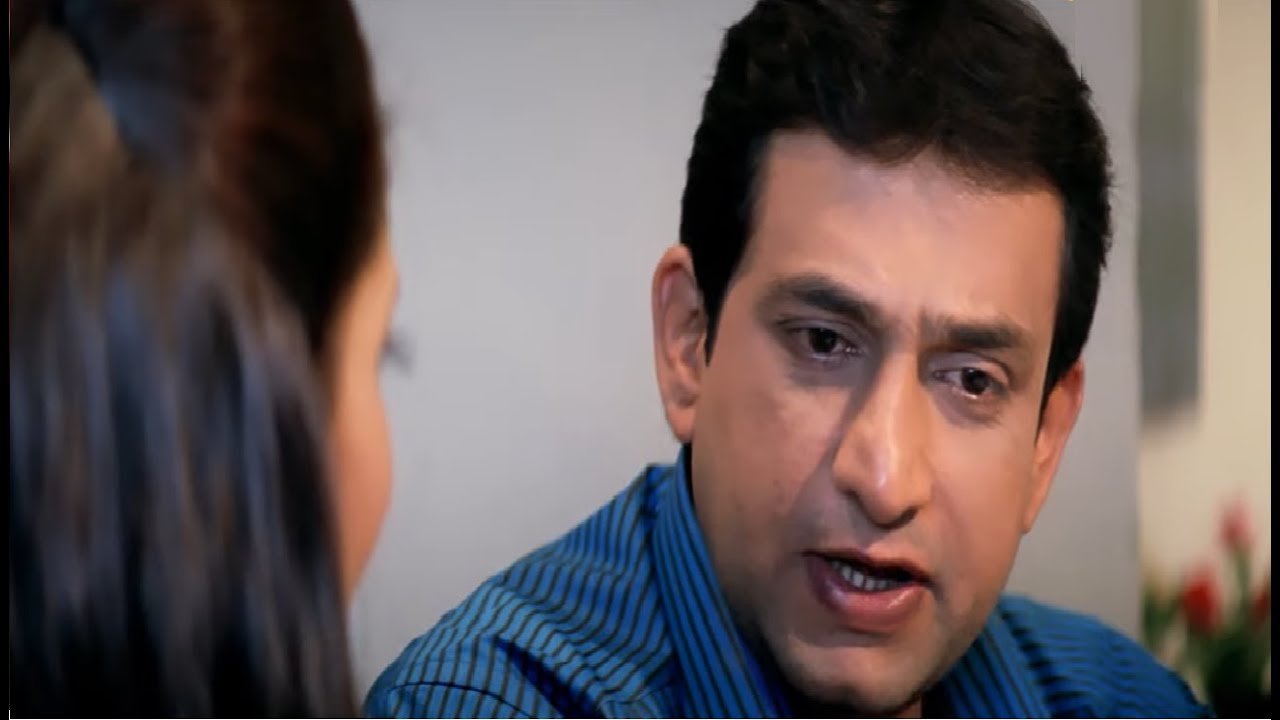 Amhi Chamakte Taare - Prasad Oak & Nisha Parulekar Emotional Scene ...