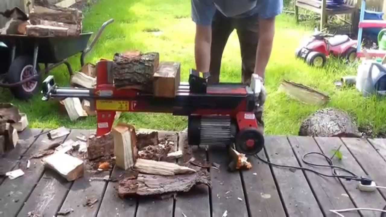 Clarke Log Splitter Buster 5 - YouTube