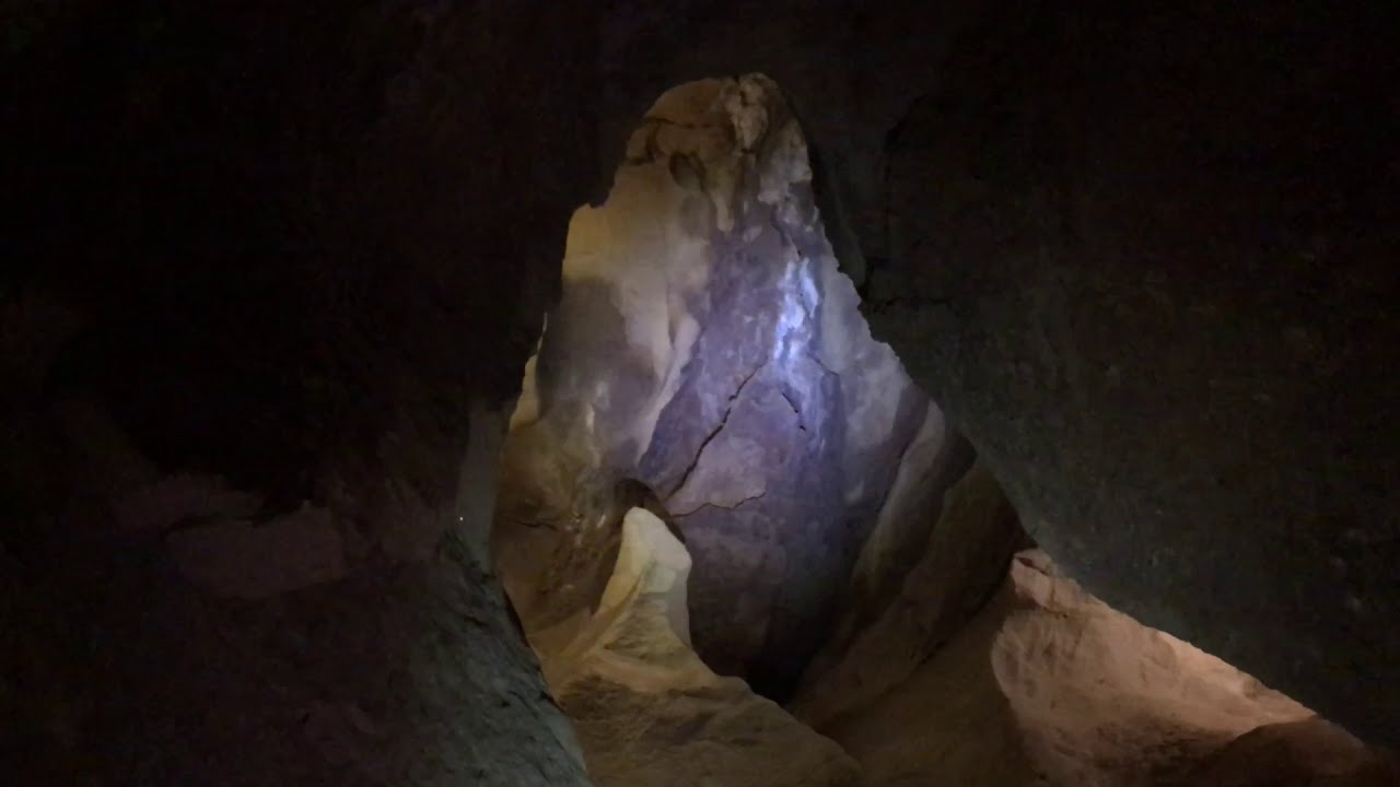 Di dalam GOA gelap banyak Stalagmit dan Stalaktit ~ Cave of the Wind ...