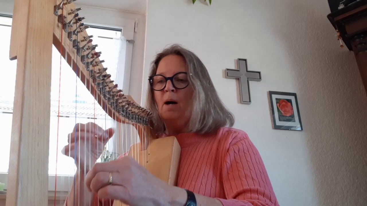 Jetzt geh'n mia auseinander - Maria Schellenberg - YouTube