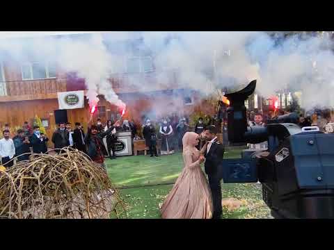 DÜĞÜN KONVOYU GELİŞİ  ve  DANS (IĞDIR -  BAHÇE KEBAP ADANA SOFRASI)