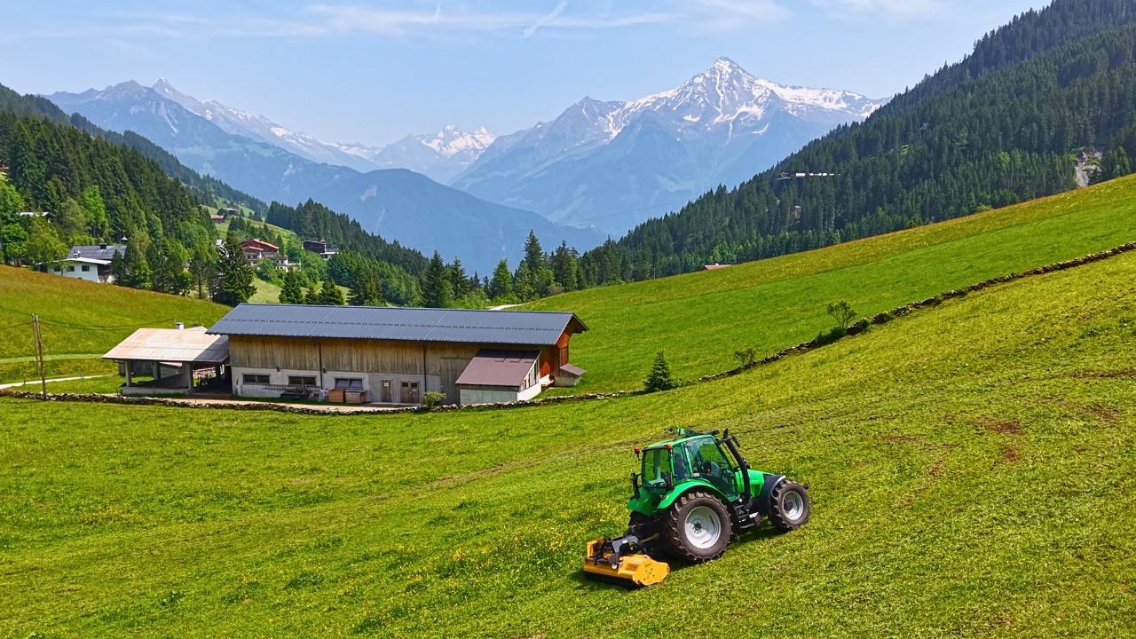 Tractor mulching on the alpine pasture | Deutz Agrotron and Müthing # ...