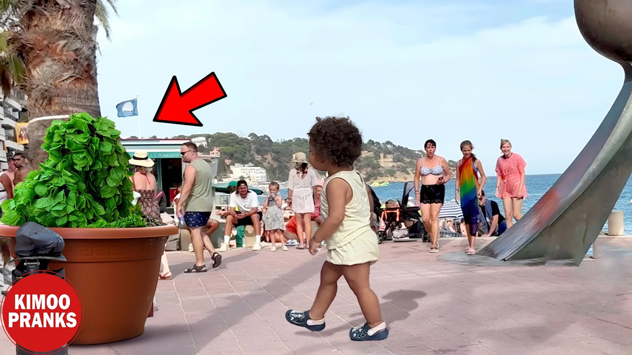 Bushman Prank: Scaring People at The Beach. Try Not To Laugh🤣🤣 - YouTube