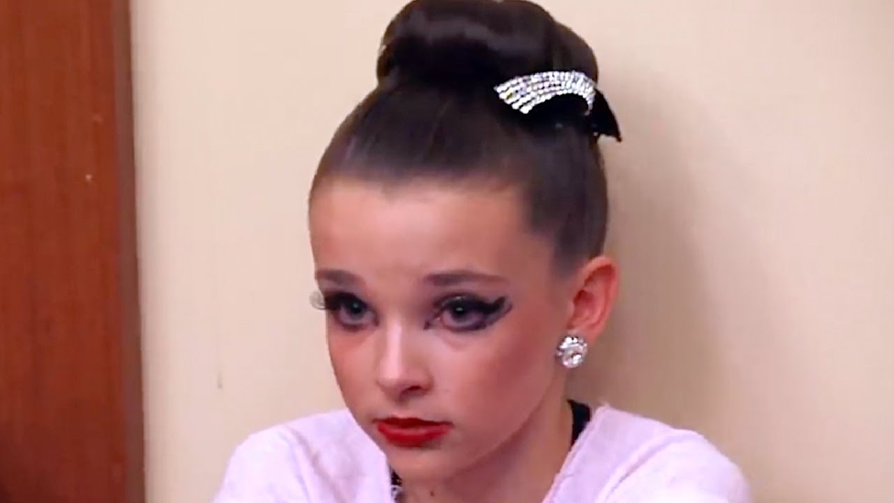 Dance Moms-"CATHY DOESN'T THINK KENDALL FITS IN AT CANDY APPLES"(S2E18 ...