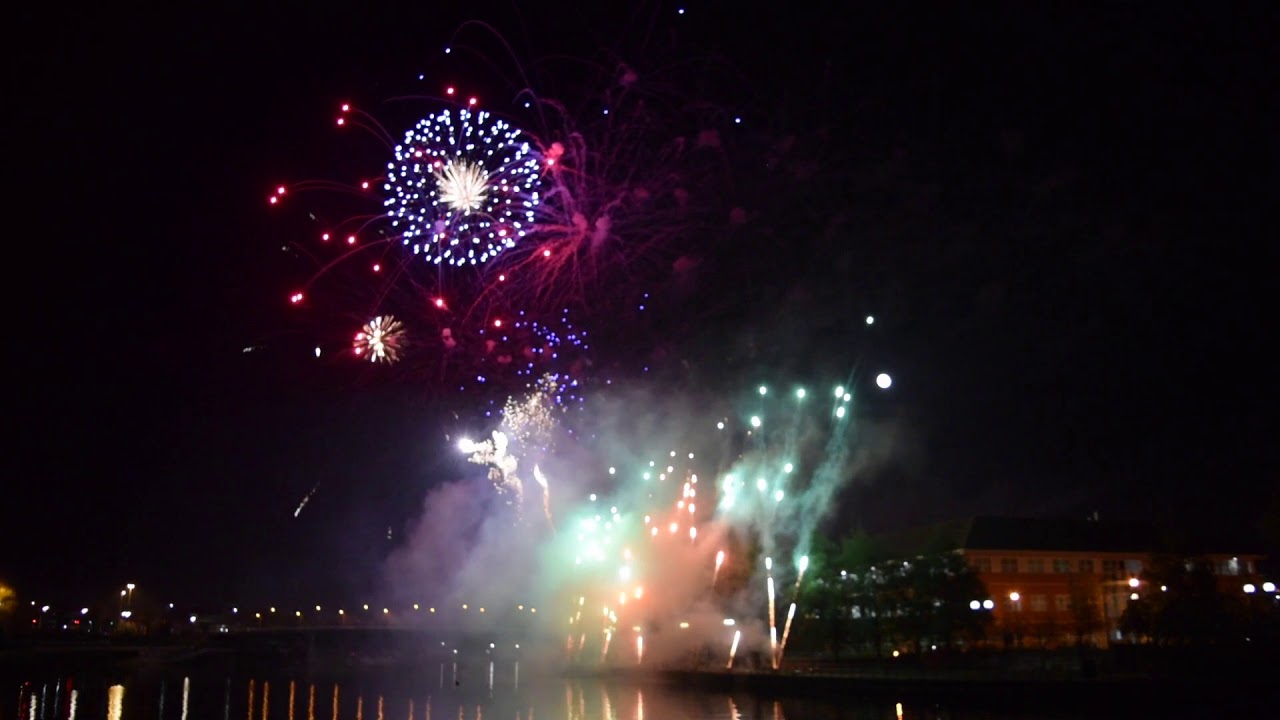 Stockton fireworks 2017 (Part 1) (Epic Movie Songs Theme) - YouTube