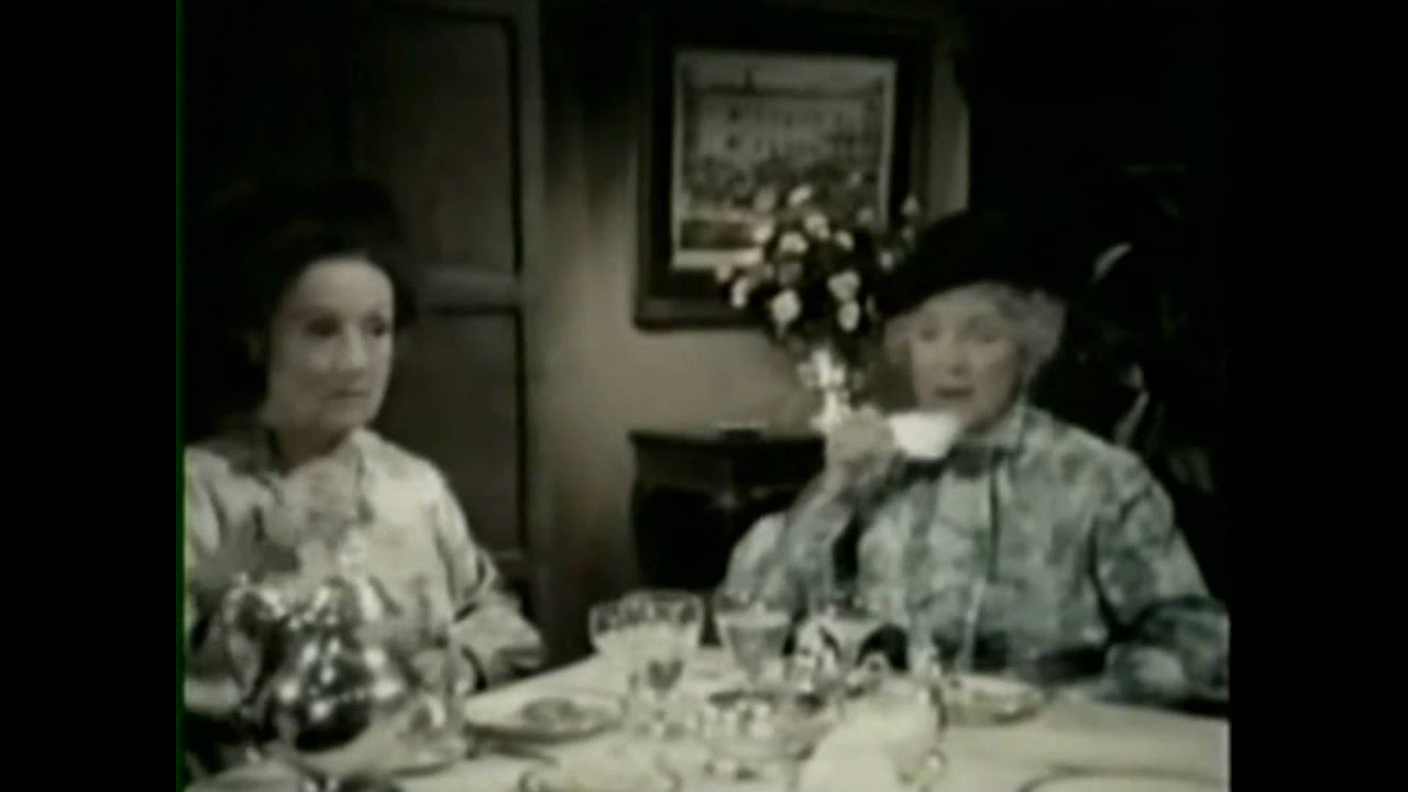 The Snoop Sisters - The Female Instinct Part 4 - YouTube