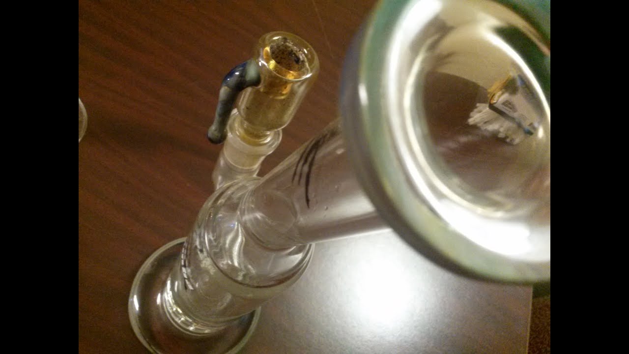 Simba Glasswork Bong HD - YouTube