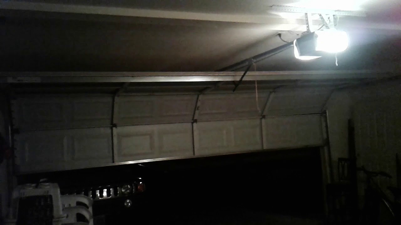 Liftmaster 3265 Chain Drive - YouTube
