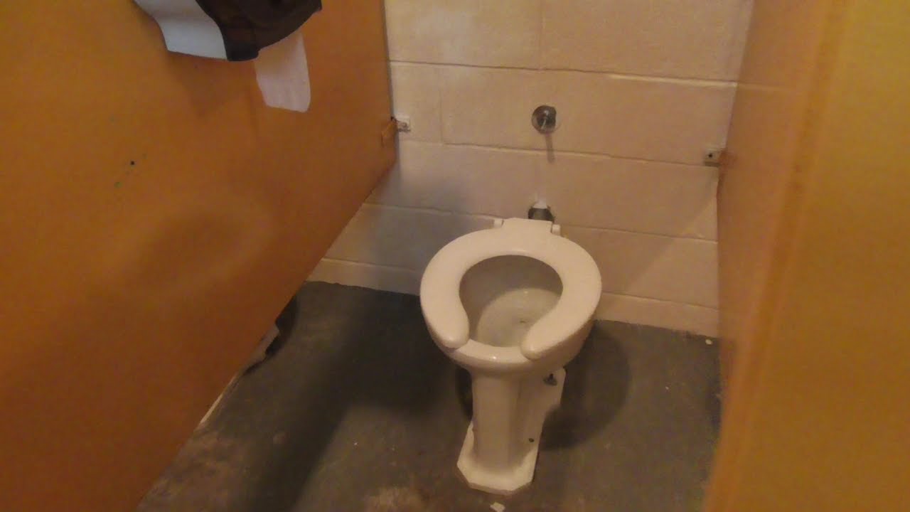 [406] 1957 "Standard" Modernus toilets on flushometer reshoot ...