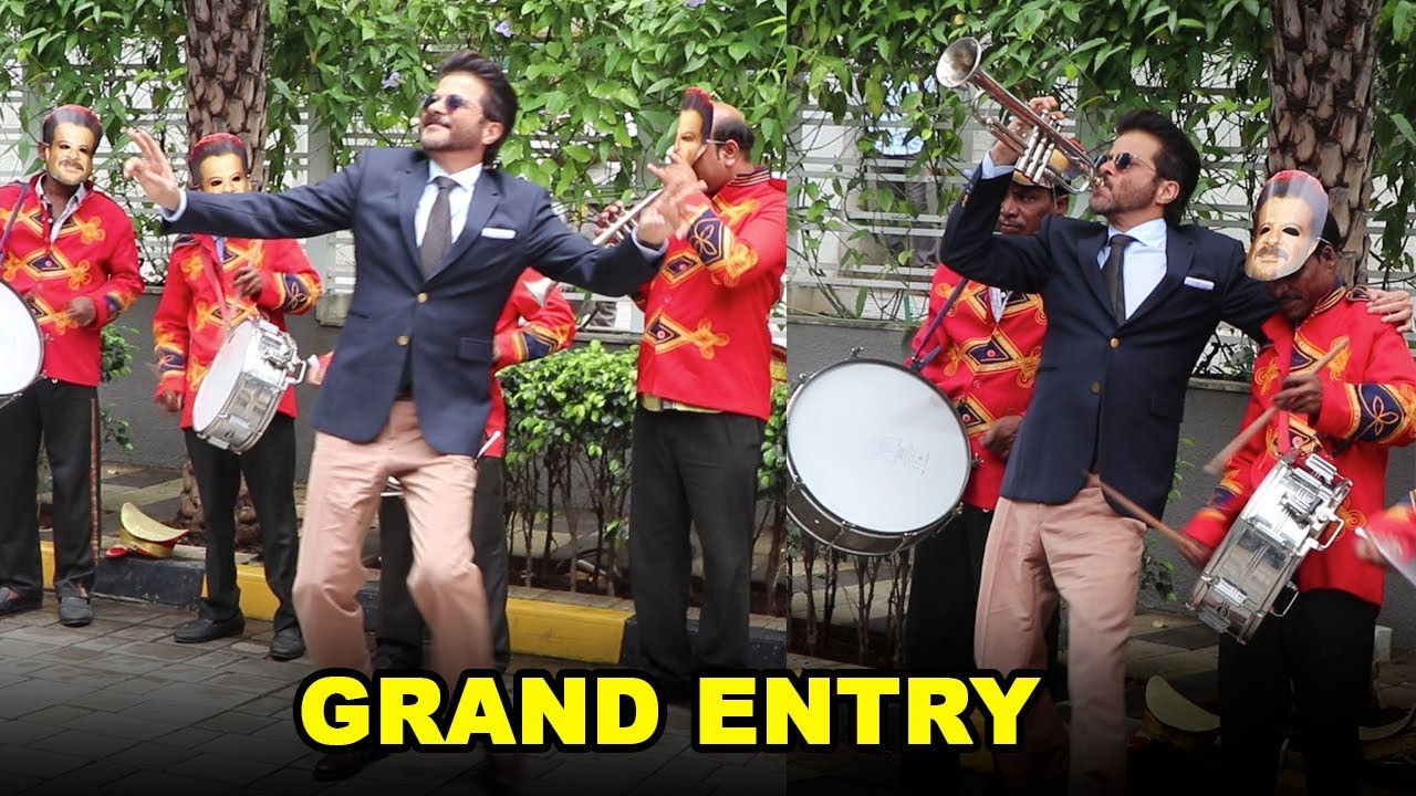 Anil Kapoor's JHAKAAS DANCE on Mumbai Street At 'Fanney Khan' Trailer ...