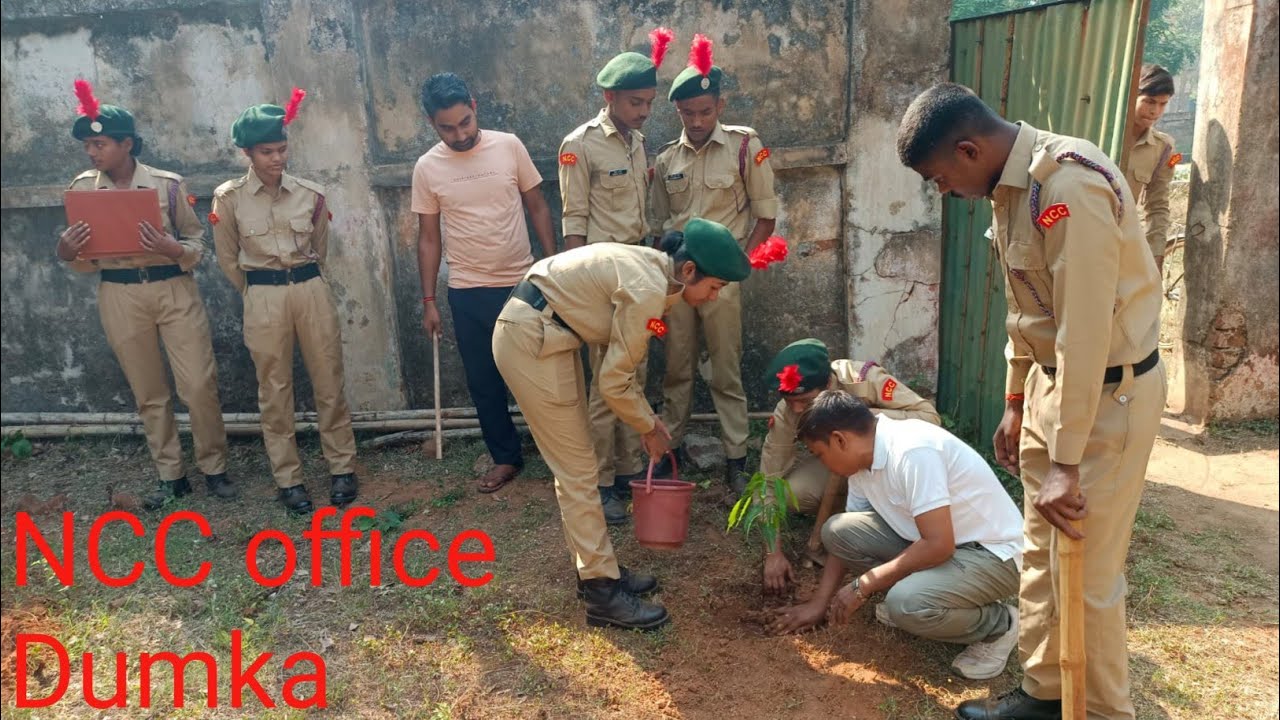 NCC office mai पेड़ लगाते हुए NCC CADETS - YouTube