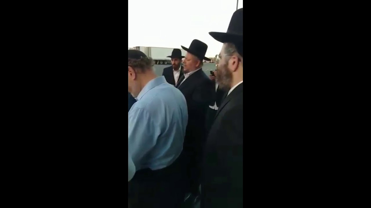 Helfgot Sings Keil Malei At Levaya Of Chazan Sobol Z"L - YouTube