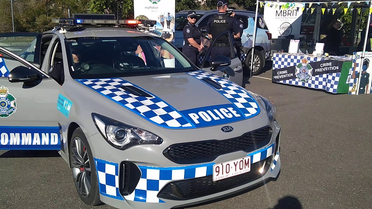 Qld police Kia stinger lighting and siren demo - YouTube