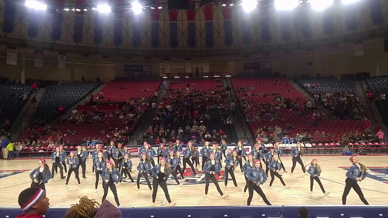 Harlem Globetrotters Halftime Show - YouTube