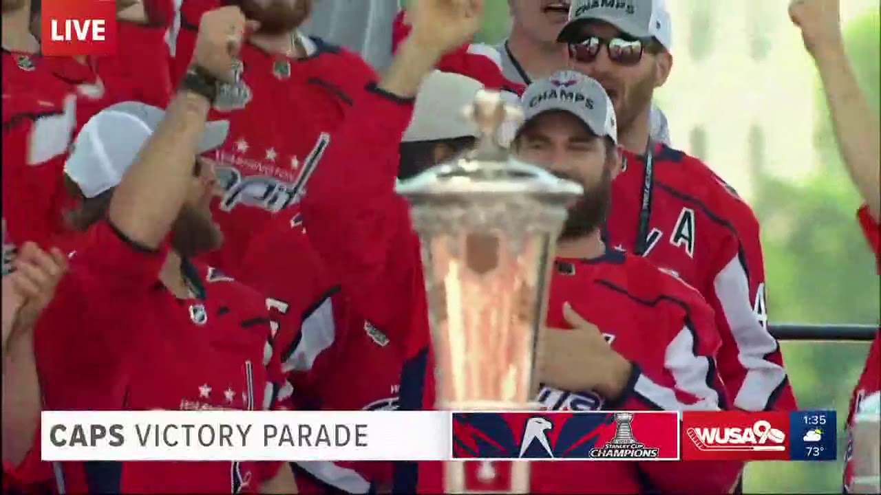 Capitals Forward Devante Smith-Pelley brings his Capitals belt on stage ...