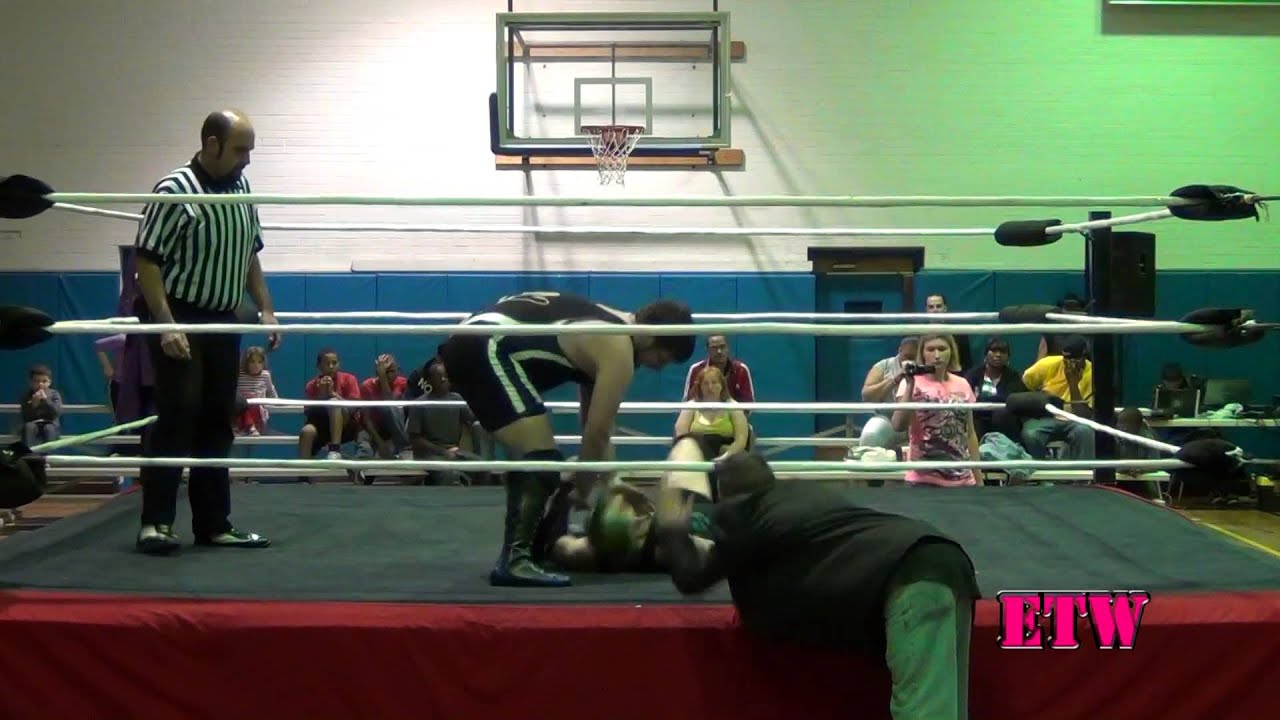 William King vs. Lenn Oddity - YouTube