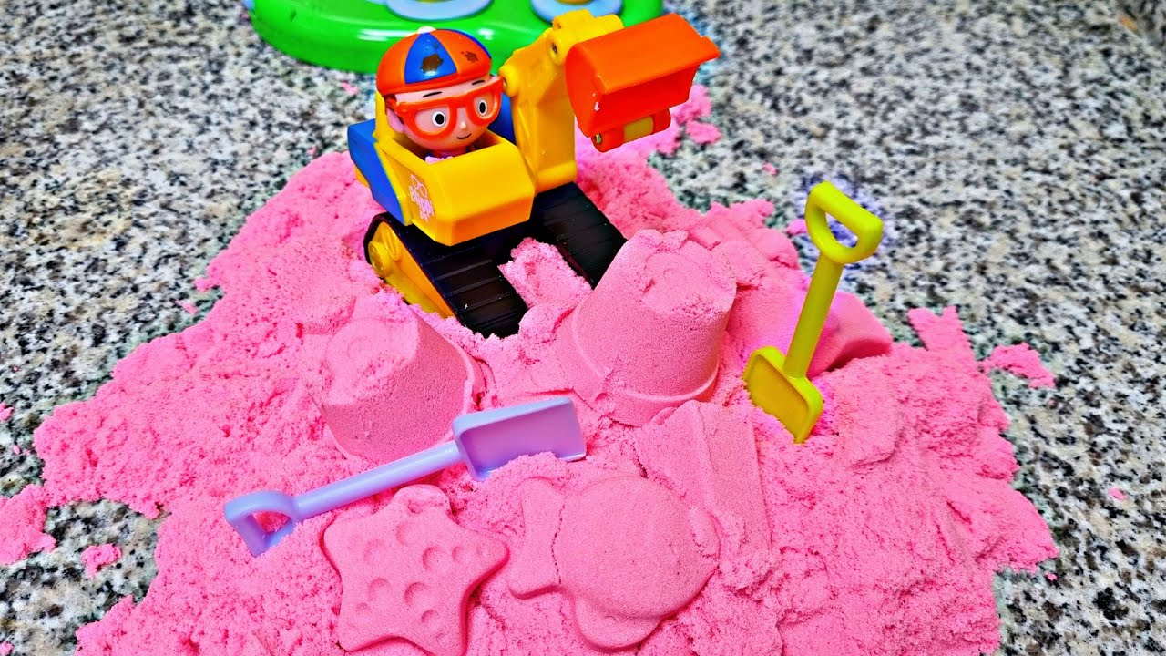 SATISFYING KINETIC SAND ASMR DAY 4 - YouTube