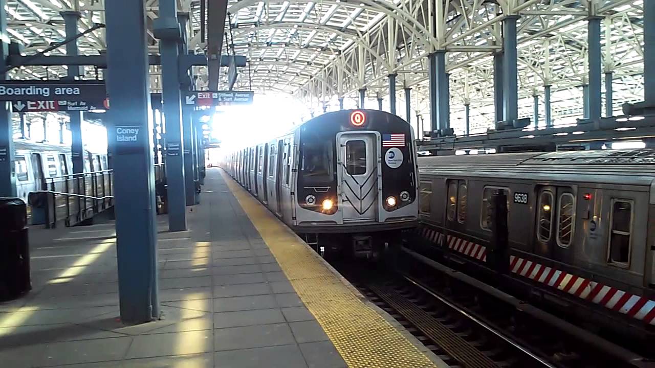 R160A (Q) train pulling into Coney Island/Stillwell Avenue - YouTube