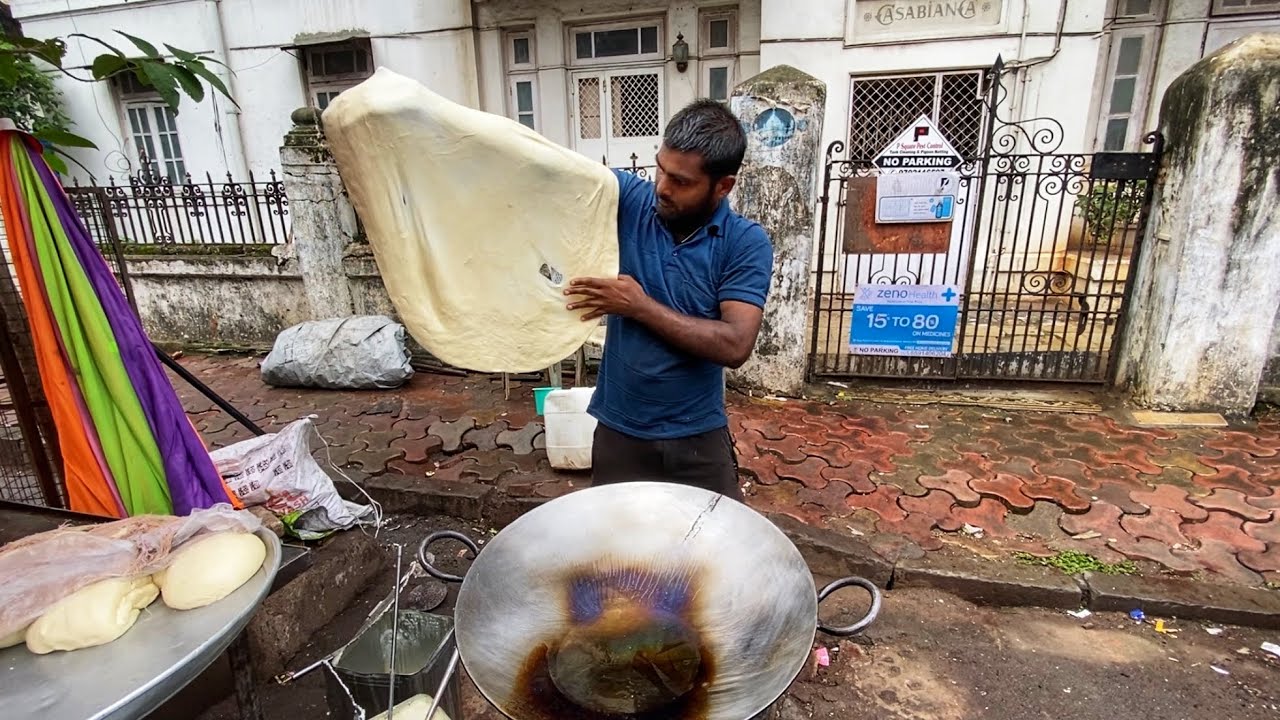 Massive Halwa Paratha of Mahim|Mumbai Street Food| - YouTube