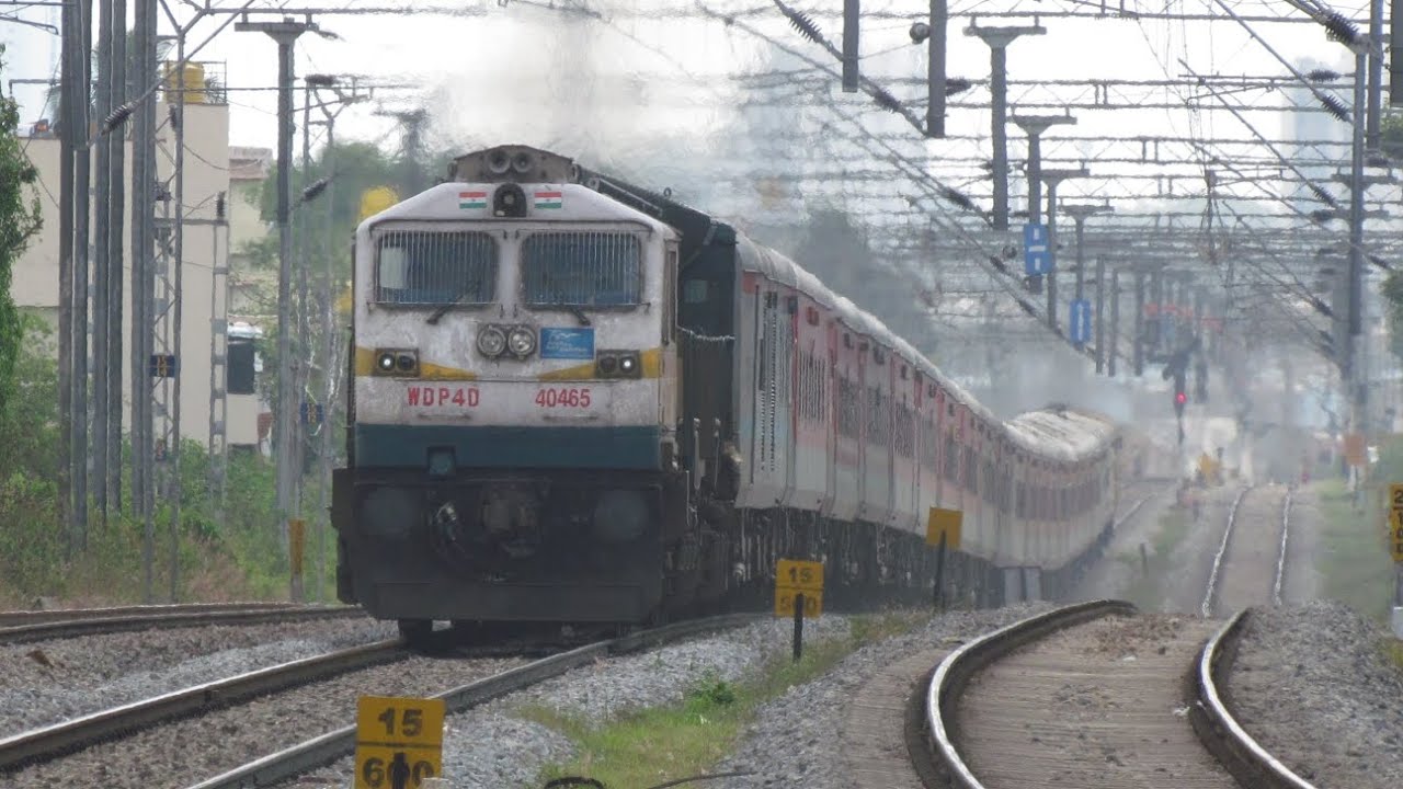 Barmer AC Express with it's new link UBL WDP4D skips Soldevanahalli ...