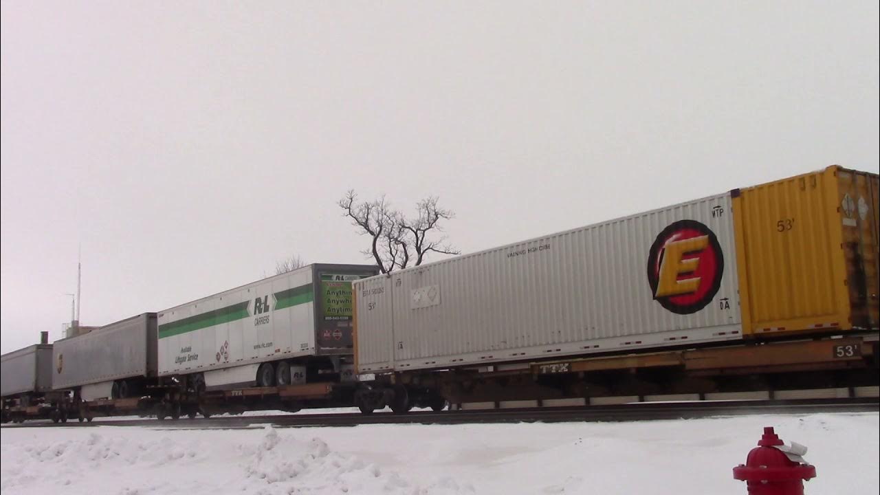 BNSF 7572 West in Coal City, IL 2/6/21 - YouTube