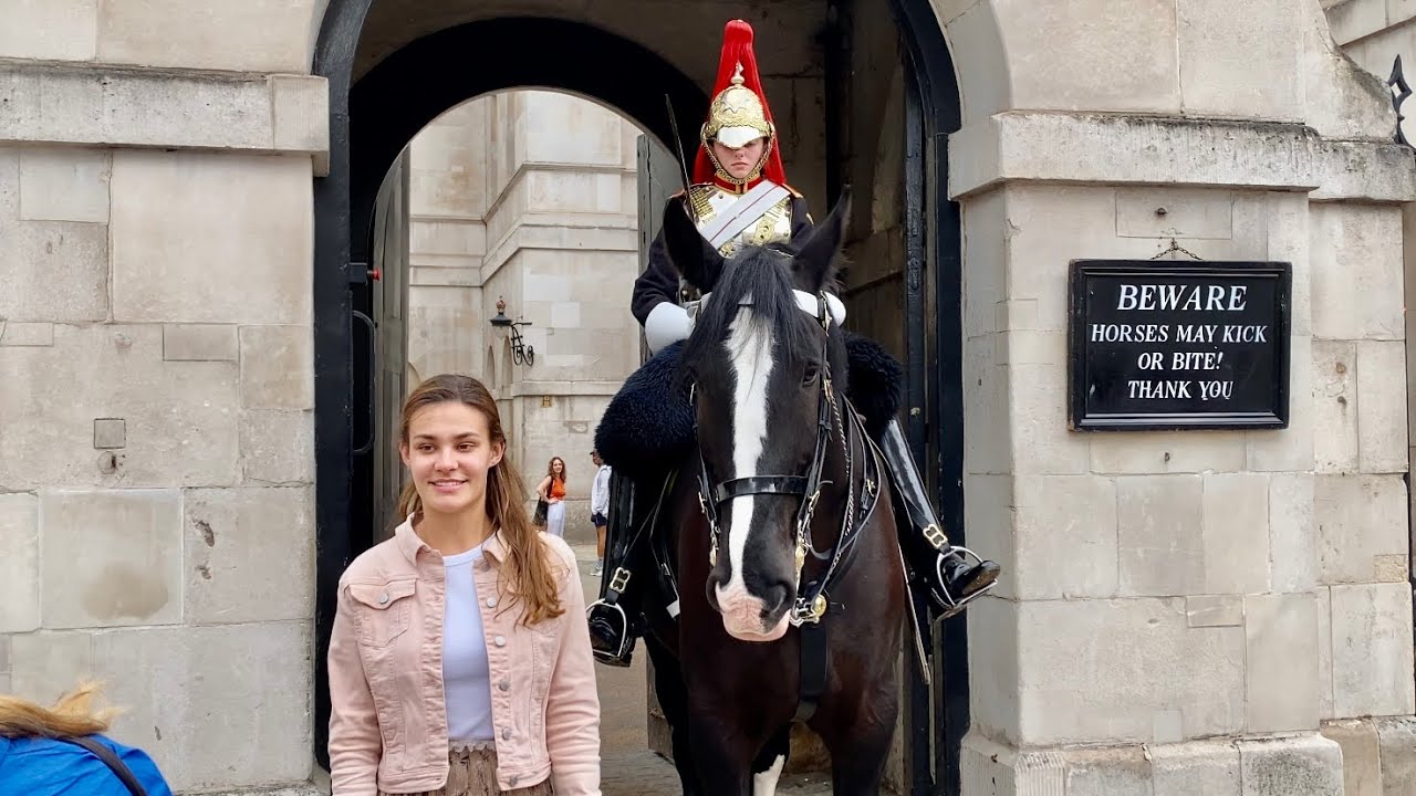 Beautiful Pictures With The Queens Life Guard - YouTube
