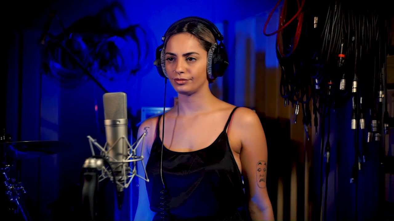 Calvin Harris - How Deep Is Your Love - Cover by Daphne Lawrence - YouTube