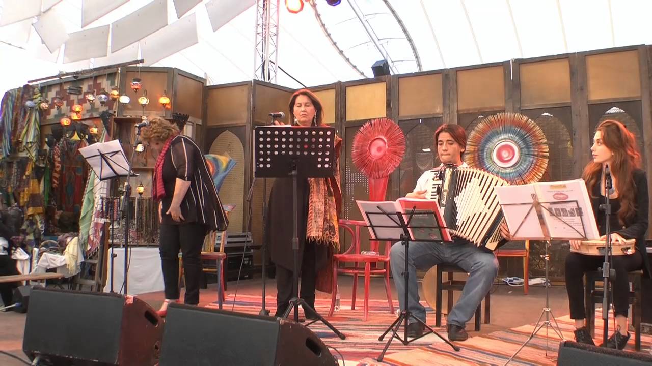 Laura Parodi - "Se otto ore vi sembran poche" - YouTube