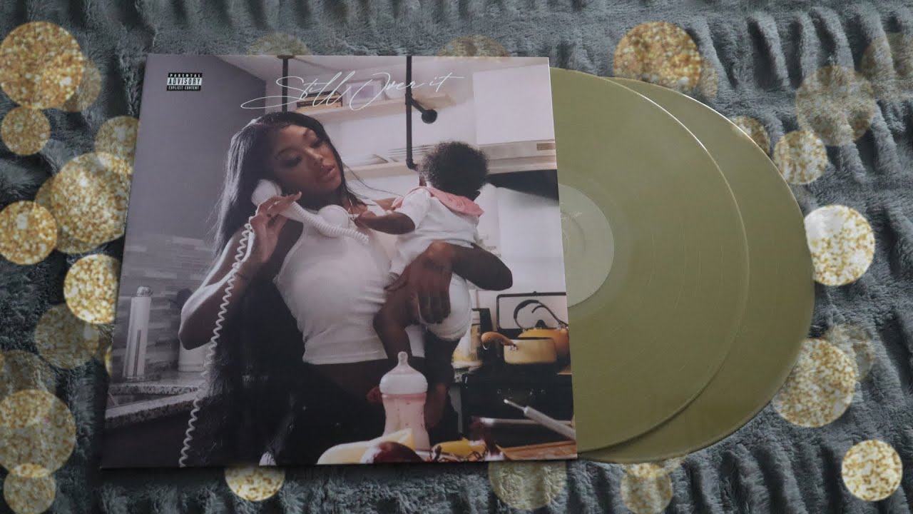 Summer Walker - Still Over It (Vinyl Unboxing) | Urban Outfitter's ...